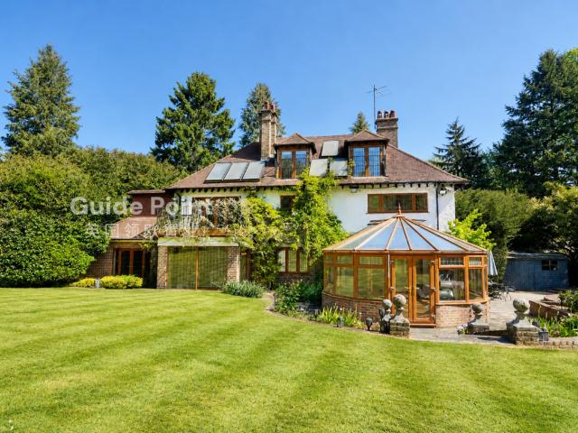 6 bedroom detached house for sale