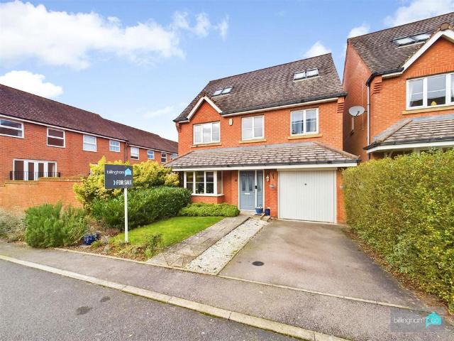 6 bedroom detached house for sale