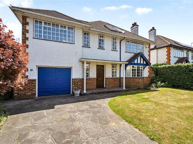 6 bedroom detached house for sale
