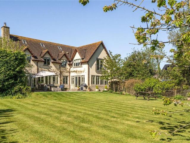 6 bedroom detached house for sale