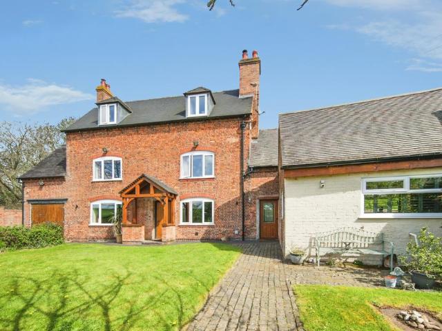 6 bedroom detached house for sale