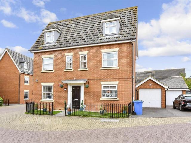 6 bedroom detached house for sale