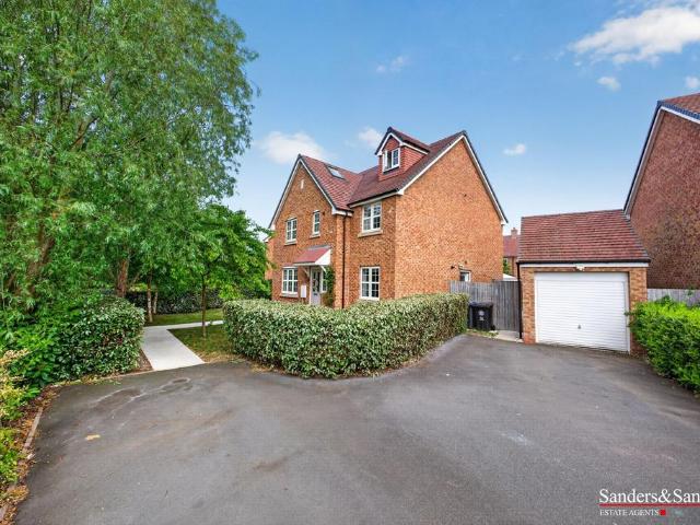 6 bedroom detached house for sale