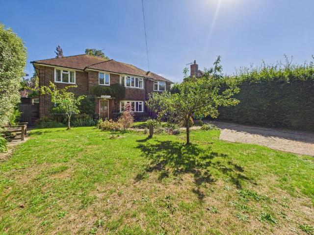 6 bedroom detached house for sale
