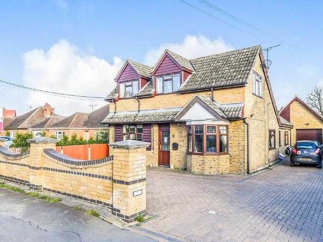 6 bedroom detached house for sale