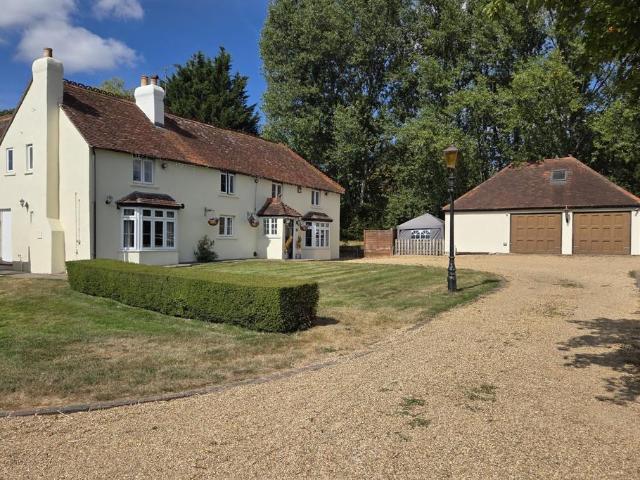 6 bedroom detached house for sale