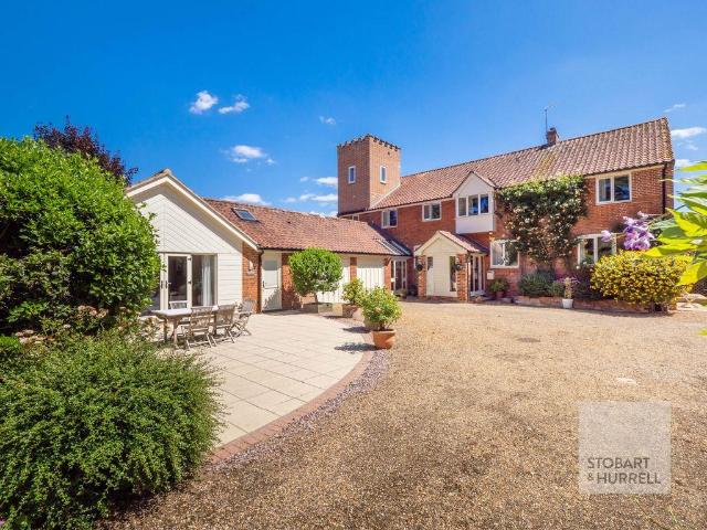 6 bedroom detached house for sale