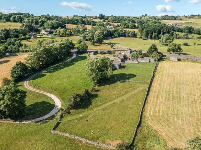 6 bedroom detached house for sale