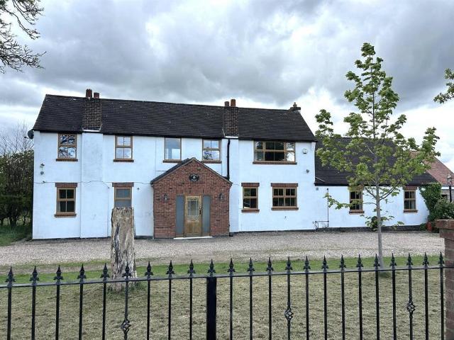6 bedroom detached house for sale