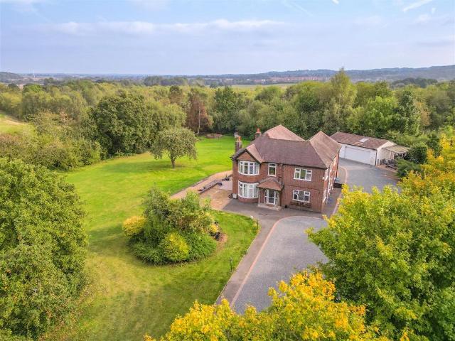 6 bedroom detached house for sale
