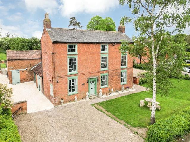 6 bedroom detached house for sale