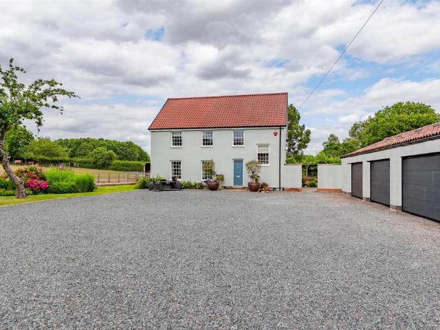 6 bedroom detached house for sale
