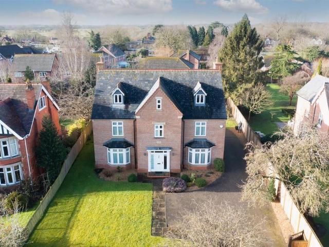 6 bedroom detached house for sale