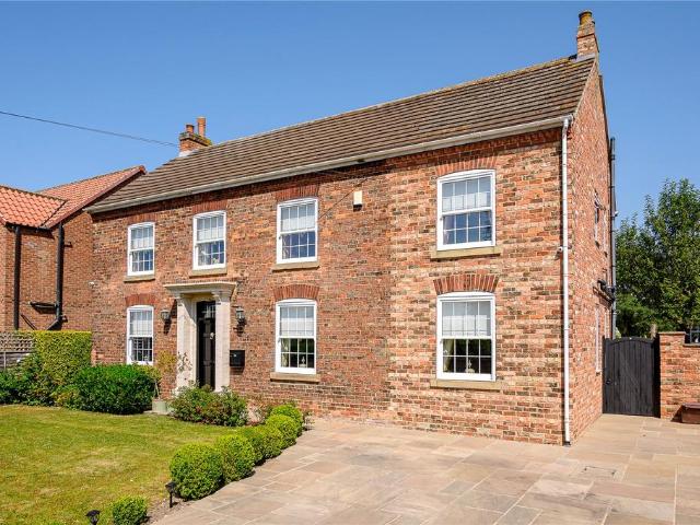 6 bedroom detached house for sale