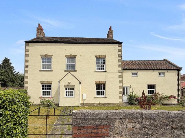 6 bedroom detached house for sale