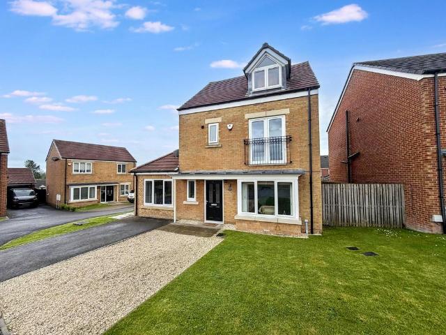 6 bedroom detached house for sale