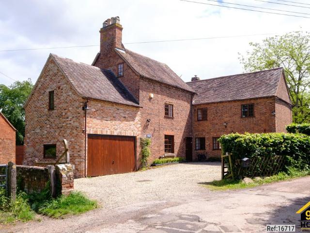 6 bedroom detached house for sale