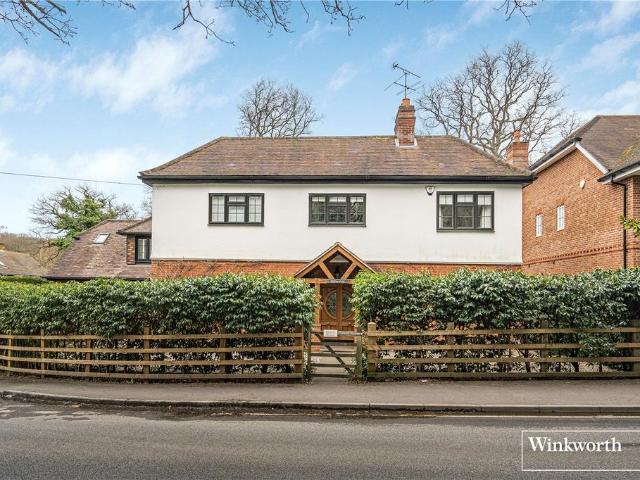 6 bedroom detached house for sale