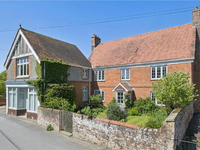 6 bedroom detached house for sale
