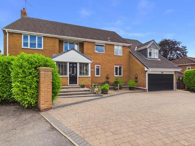 6 bedroom detached house for sale