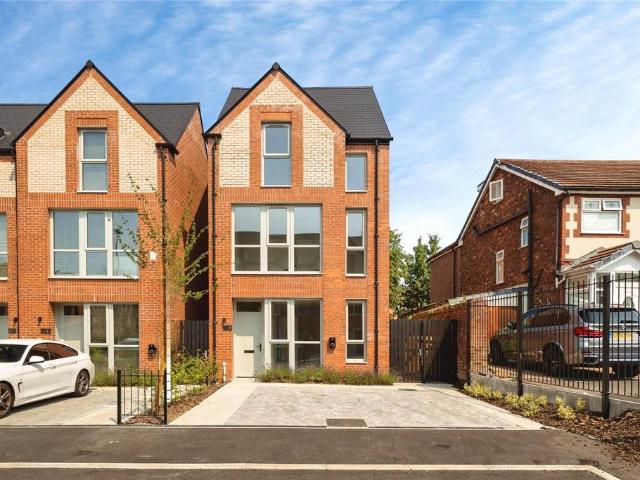 6 bedroom detached house for sale