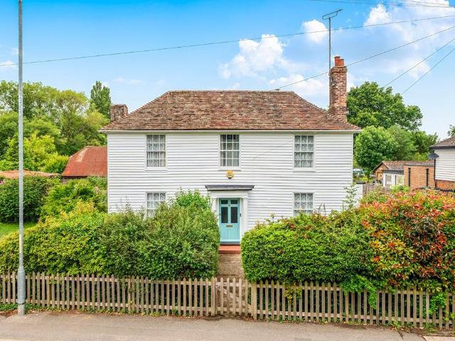6 bedroom detached house for sale