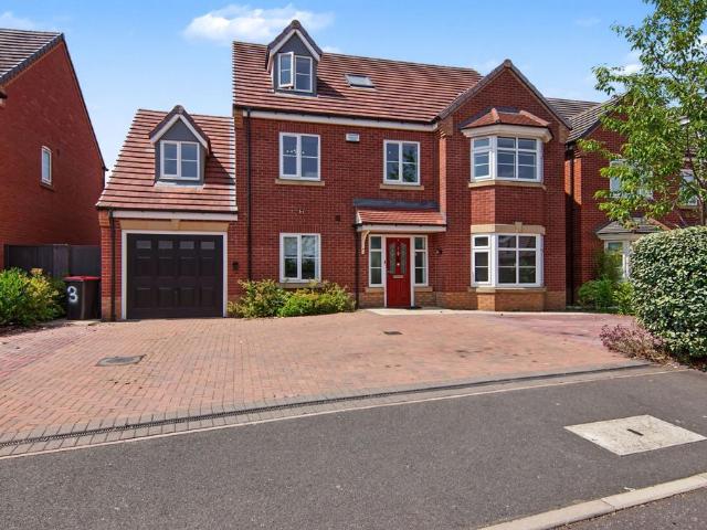 6 bedroom detached house for sale