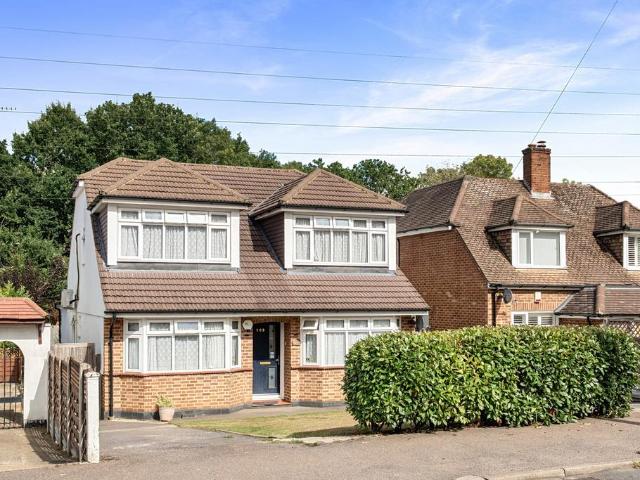 6 bedroom detached house for sale