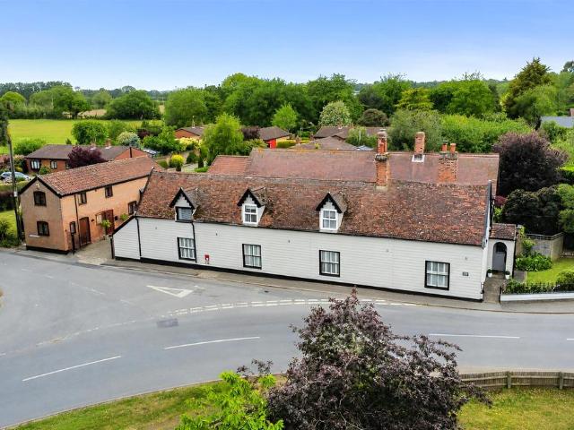 6 bedroom detached house for sale