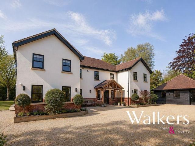 6 bedroom detached house for sale