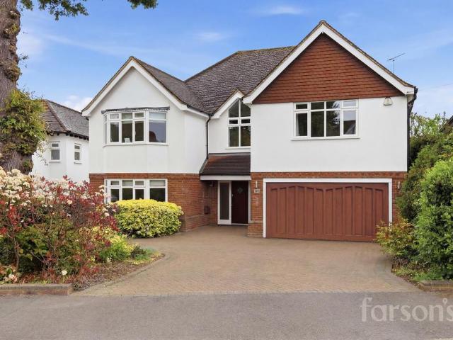 6 bedroom detached house for sale