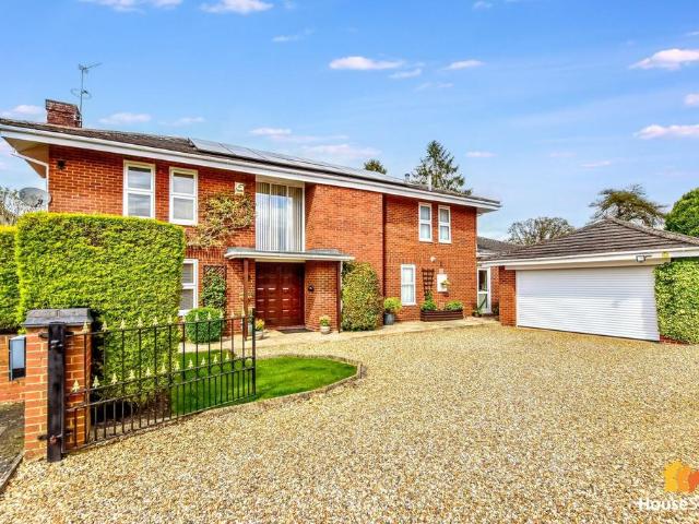 6 bedroom detached house for sale