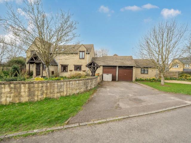 6 bedroom detached house for sale