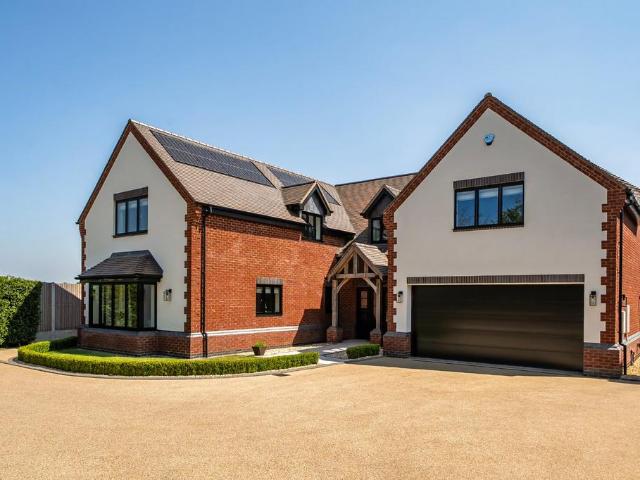 6 bedroom detached house for sale