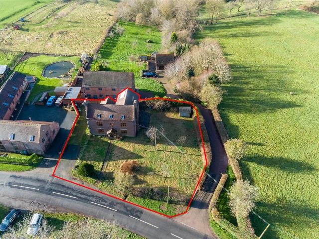 6 bedroom detached house for sale
