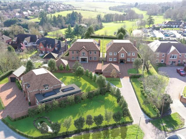 6 bedroom detached house for sale