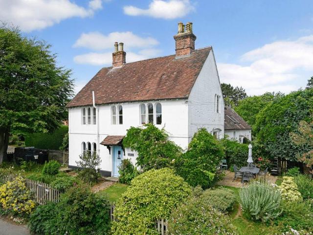 6 bedroom detached house for sale