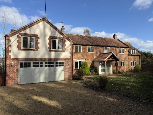 6 bedroom detached house for sale