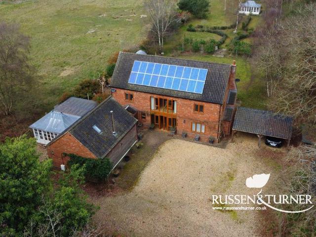 6 bedroom detached house for sale