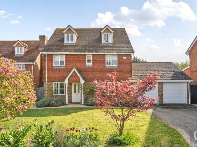 6 bedroom detached house for sale