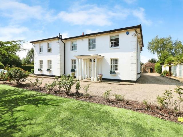 6 bedroom detached house for sale