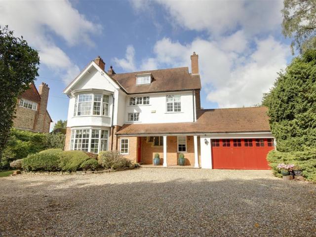 7 bedroom detached house for sale