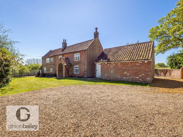 6 bedroom detached house for sale