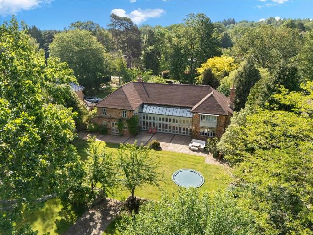 6 bedroom detached house for sale
