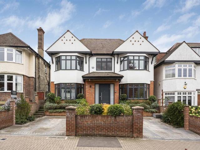 6 bedroom detached house for sale