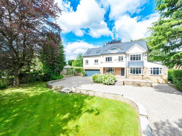 6 bedroom detached house for sale