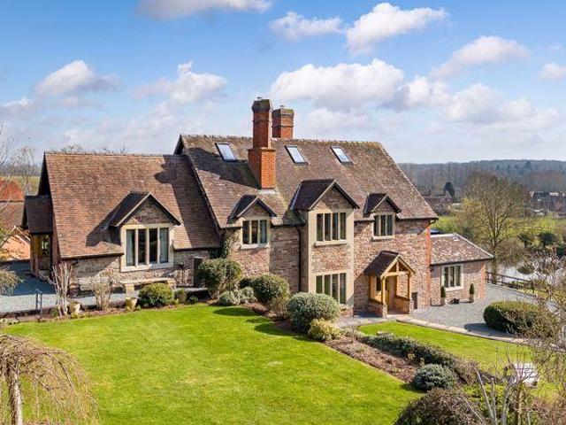6 bedroom detached house for sale