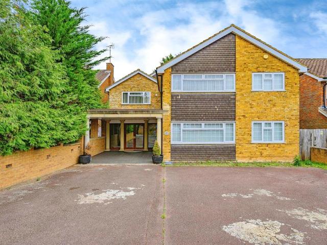 6 bedroom detached house for sale