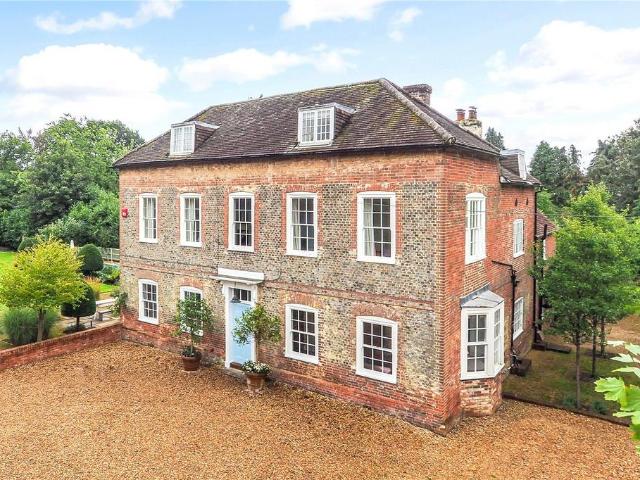 6 bedroom detached house for sale