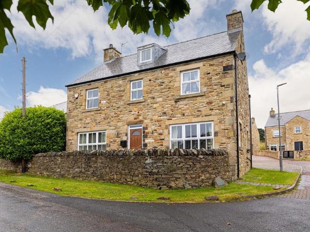 6 bedroom detached house for sale